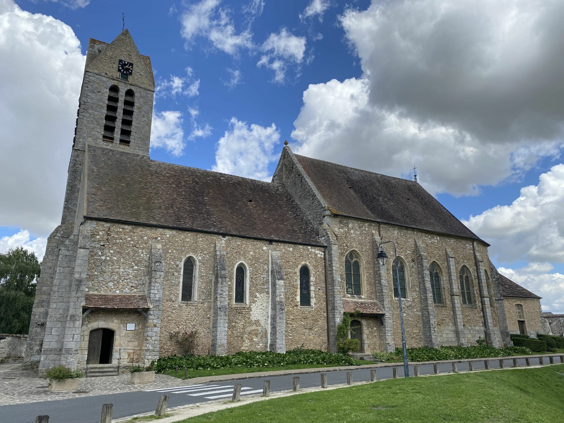 Blandy-les-Tours : village de caractère - Tourisme