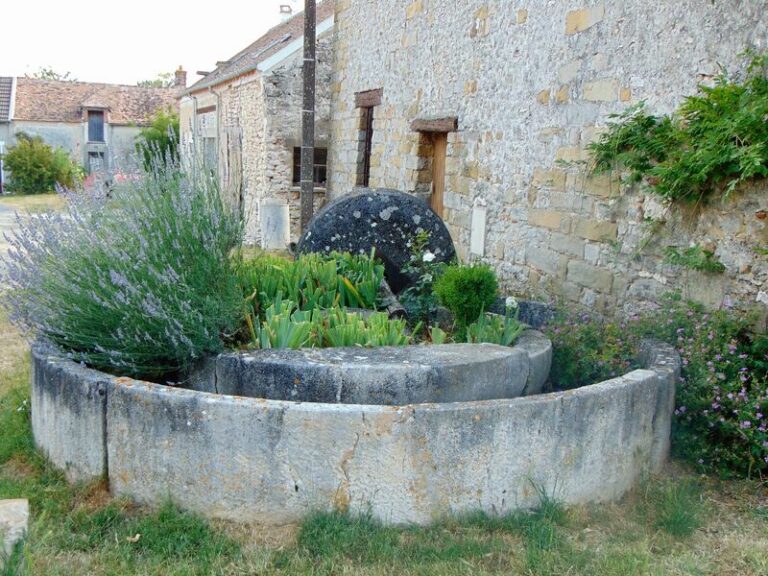 Moulin écraseur de pommes de Machault - Tourisme