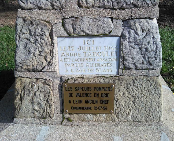 Stèle en hommage à André Taboulet - Tourisme