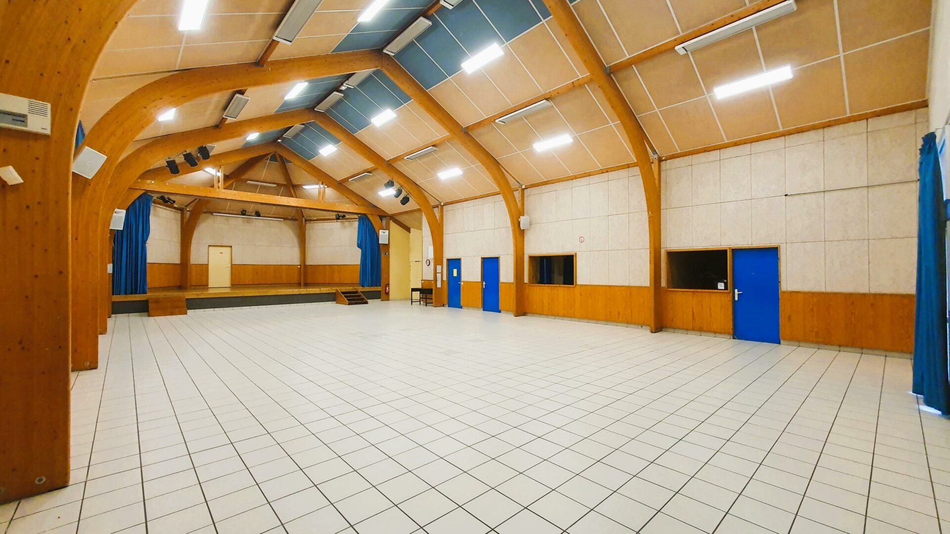 Salle des Fêtes Claude Pouillet à Évry-Grégy-sur-Yerres - Tourisme